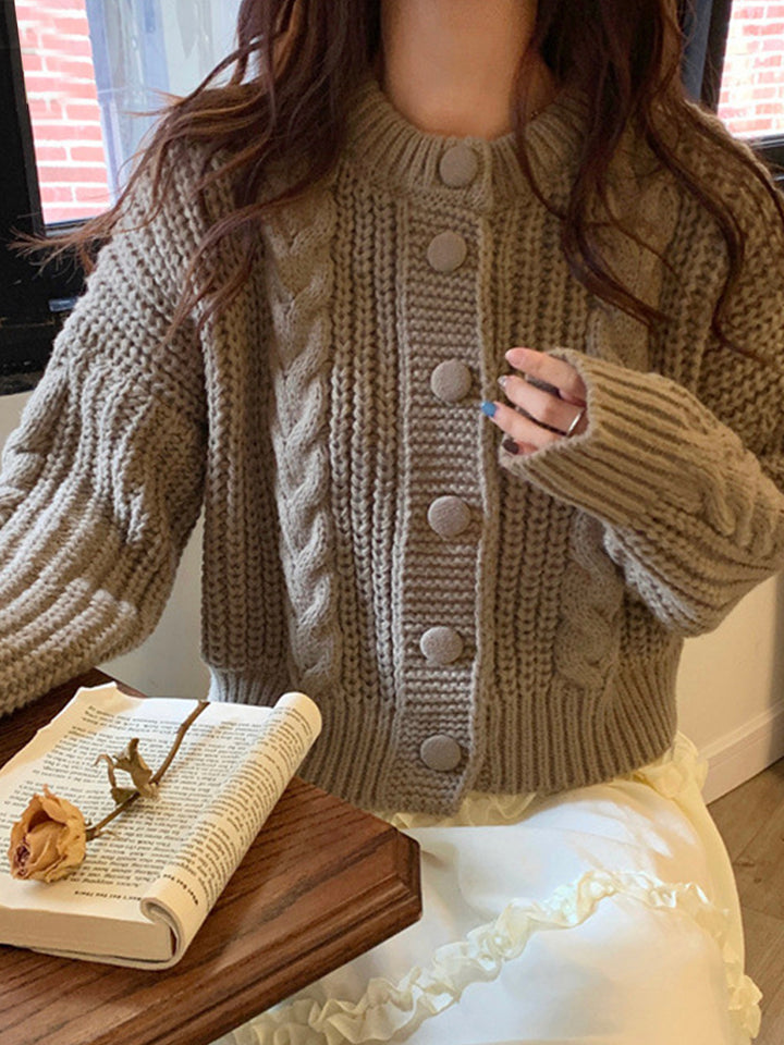 Chic Outfits and Clothing for Women | Aha Selected